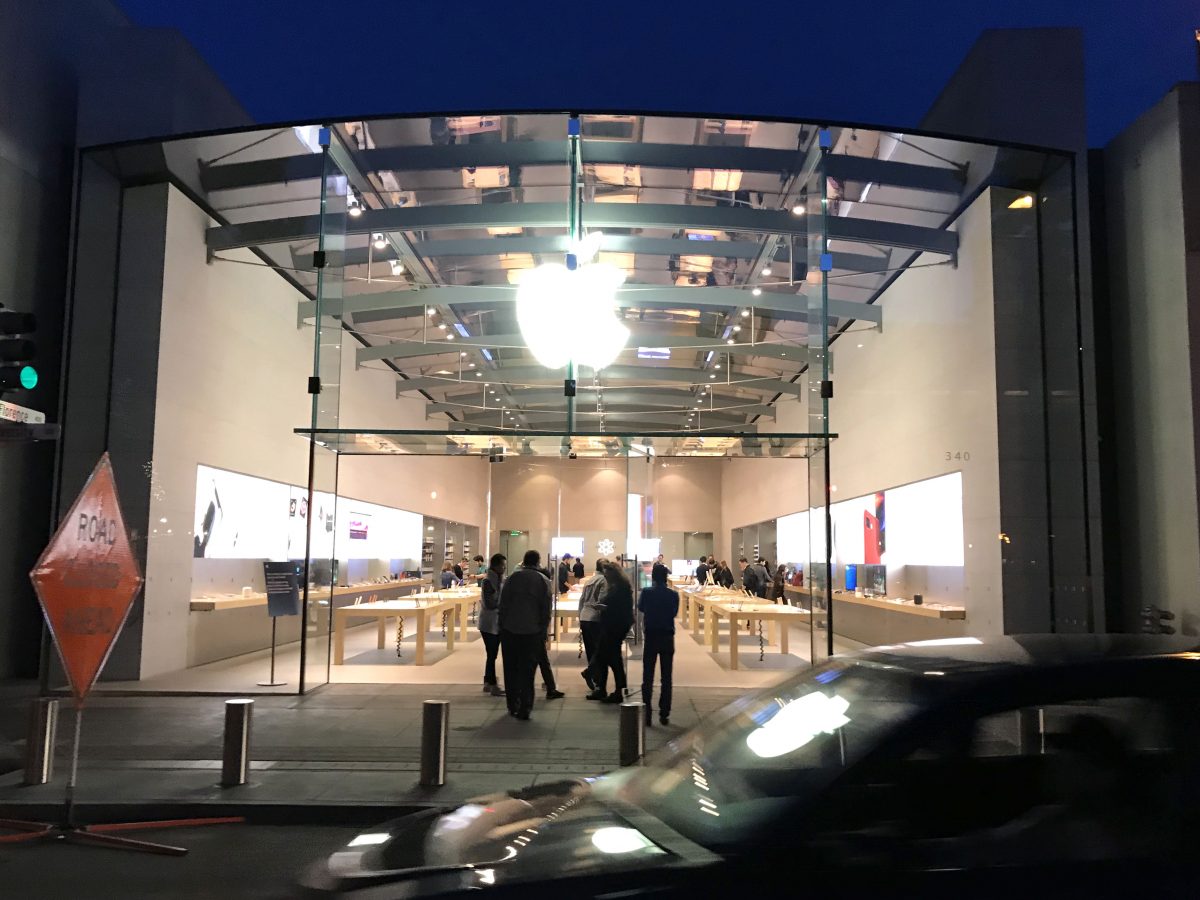 Target, Apple board up stores – Palo Alto Daily Post
