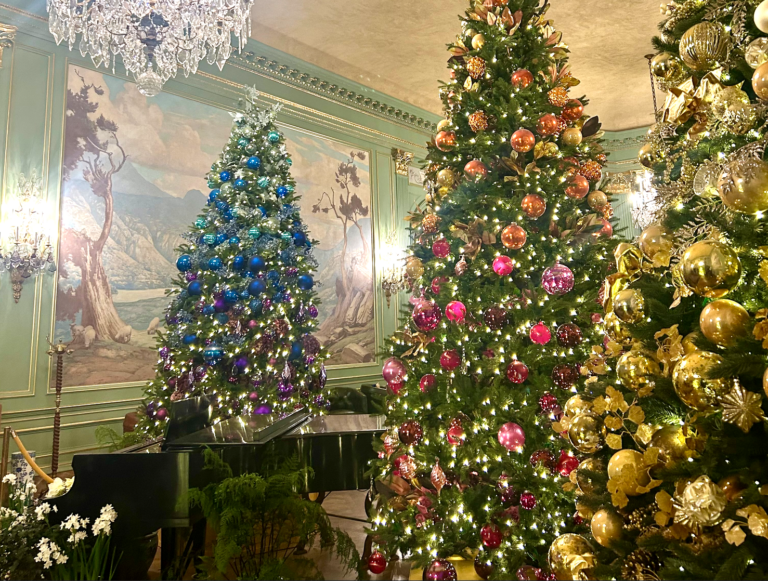 Filoli lights up Christmastime – Palo Alto Daily Post